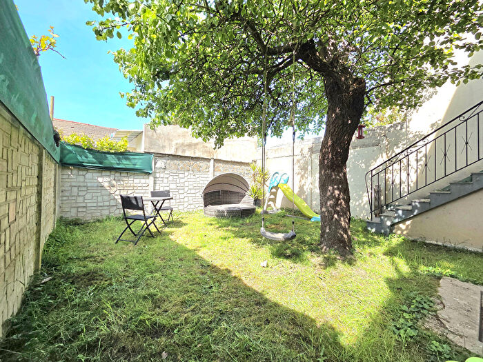Créteil, Haut du Mont-Mesly : Maison 4 pièces à vendre