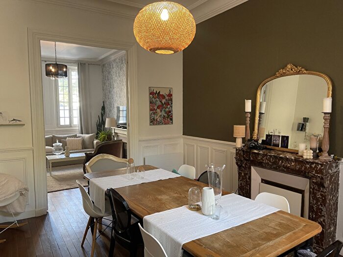 Maison à vendre - Jarnac - 8 pièces - 4 chambres