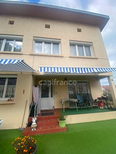 Maison à vendre - Decazeville - 8 pièces - 5 chambres