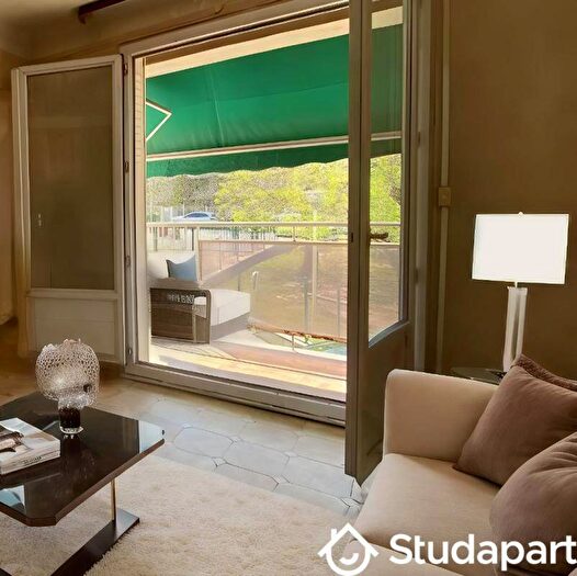 Appartement à louer - Sainte Marguerite, Marseille ème - 1 pièce - 1 chambre