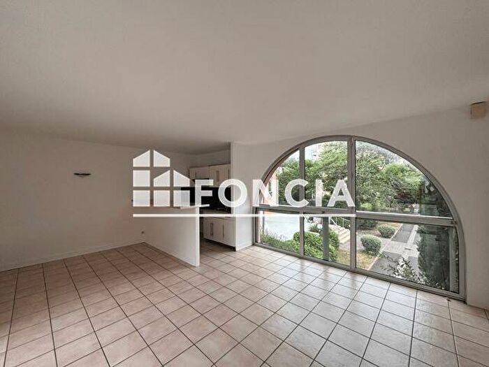 Appartement à louer - Vesone, Périgueux - 3 pièces - 2 chambres