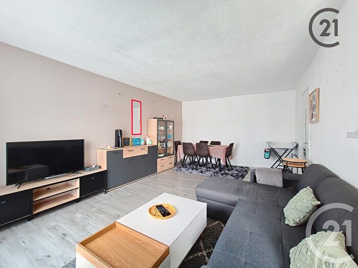 Appartement à louer - Montereau-Fault-Yonne, Ville basse - 2 pièces - 1 chambre