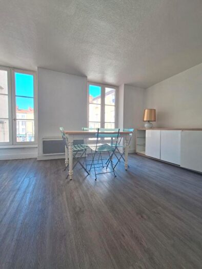 Appartement à louer - Issoire, Centre-ville, Barrière - 1 pièce