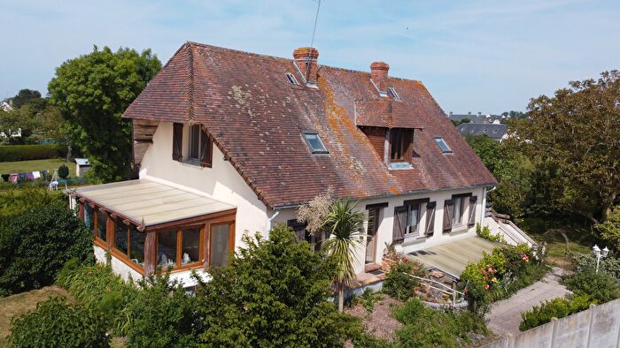 Blainville-sur-Mer : Maison 8 pièces à vendre