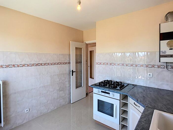 Appartement à louer - Riorges - 2 pièces - 1 chambre