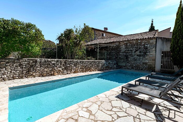 Maisons à vendre et appartements à louer - 1