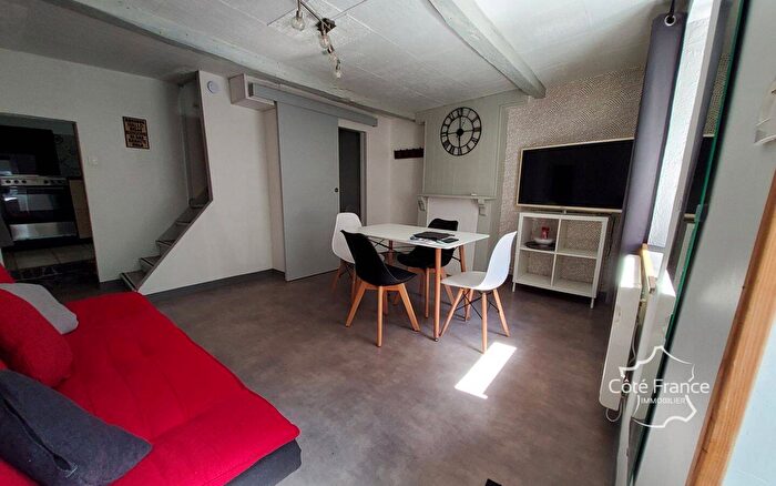 Maison à louer - Fumay - 2 pièces - 1 chambre