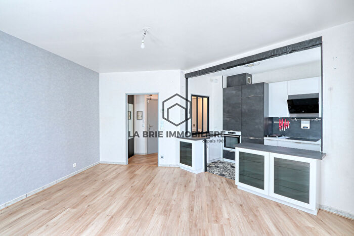 Appartement à vendre - Brie-Comte-Robert, Centre-ville - 3 pièces - 2 chambres