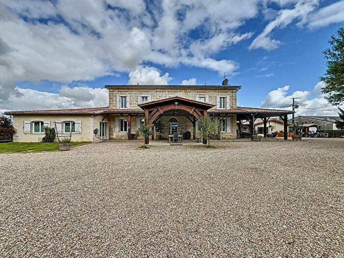 Maison à vendre - Périssac - 10 pièces - 7 chambres