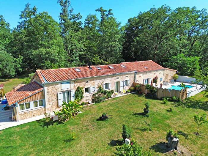 Maison 8 pièces à vendre à Villamblard