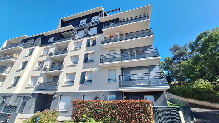 Appartement à louer - Clermont-Ferrand, Saint-Jacques - 2 pièces - 1 chambre