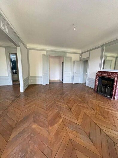 Appartement à louer - Forêt, Saint-Germain-en-Laye - 6 pièces - 3 chambres