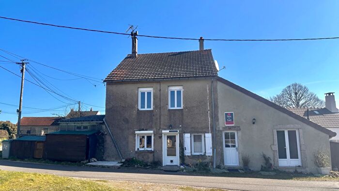 Maison à vendre - La Roche-en-Brenil - 5 pièces - 3 chambres