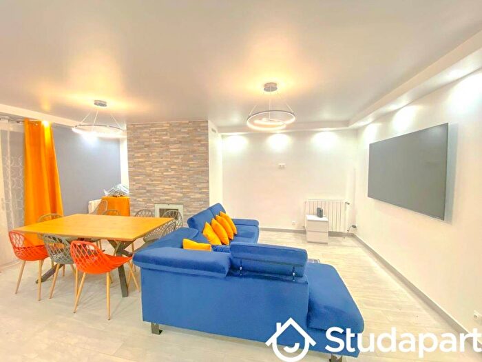 Appartement à louer - Gramont-Paul Vaillant Couturier, Gagny - 1 pièce - 14 chambres