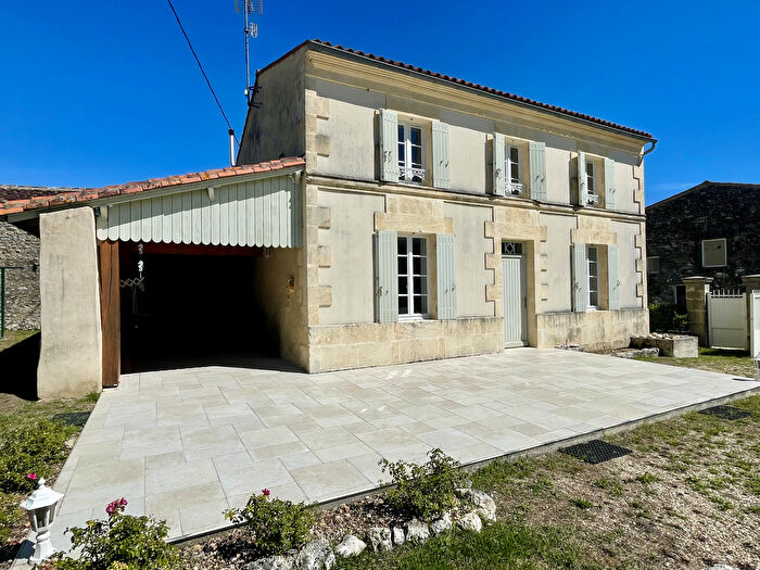 Maison 4 pièces à vendre à Saint-Savinien