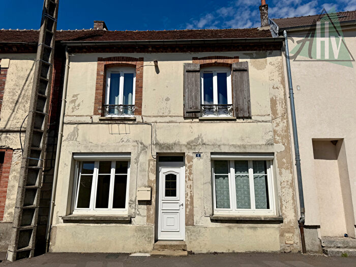 Maison 4 pièces à Villiers-Saint-Georges, à vendre