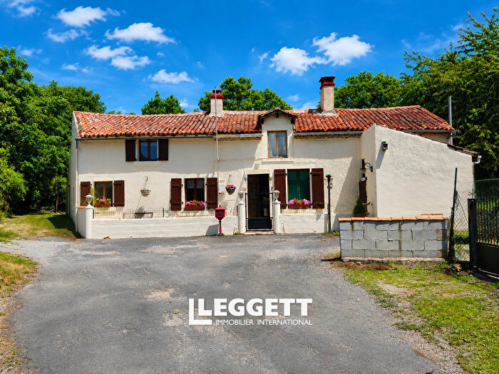 Oradour-Saint-Genest : Maison 8 pièces à vendre