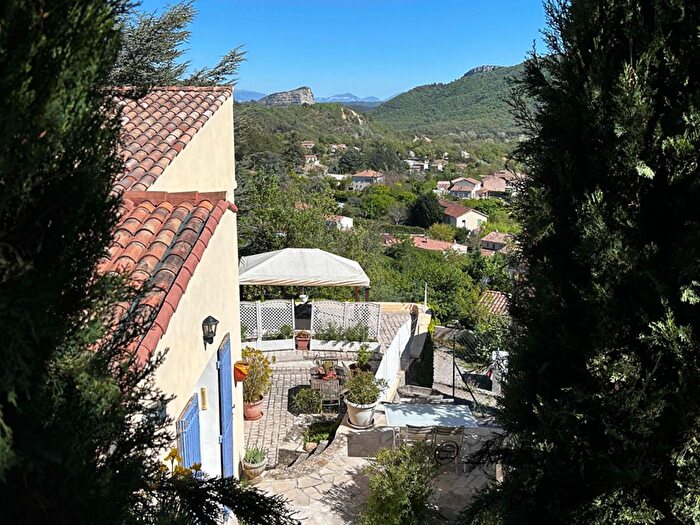 Maison 5 pièces à Saint-Maime, à vendre