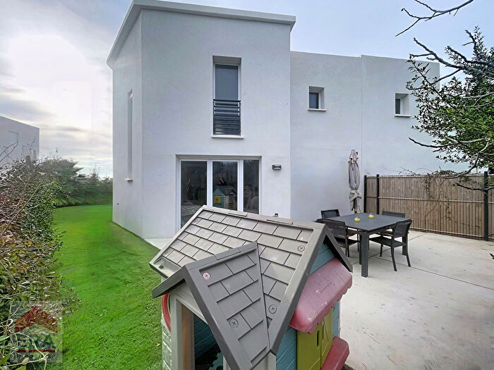 Maison à vendre - Marseille e , Sainte-Marthe - 4 pièces - 3 chambres