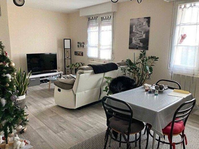 Centre Ville, Saint-Quentin : Appartement 3 pièces à louer