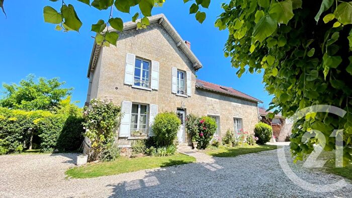 Maison 7 pièces à Mours, à vendre