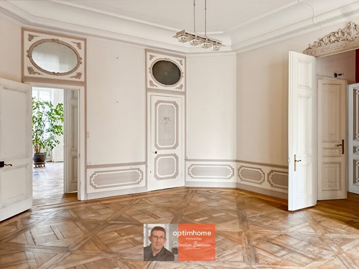 Appartement à vendre - Lons-le-Saunier, Centre-ville - 6 pièces - 2 chambres