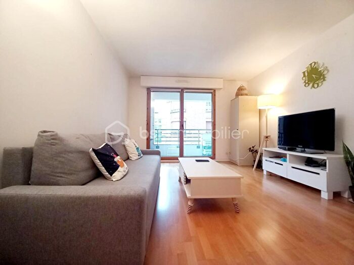 Appartement 2 pièces à Issy-les-Moulineaux, Les Iles, La Ferme, à vendre