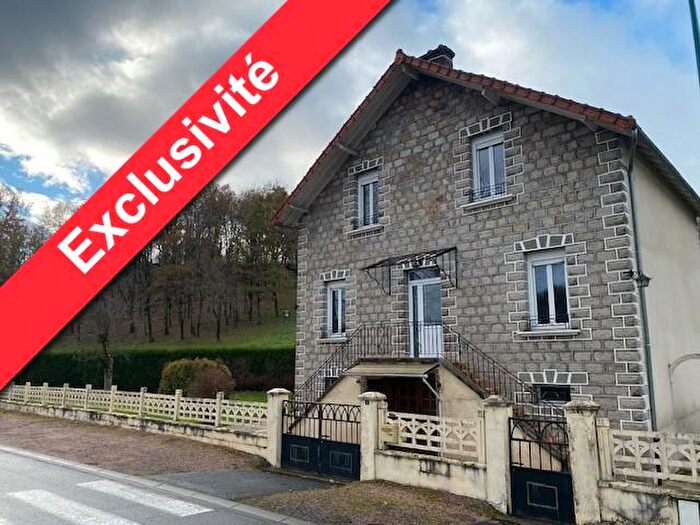 Maison à vendre - Ydes - 6 pièces - 4 chambres