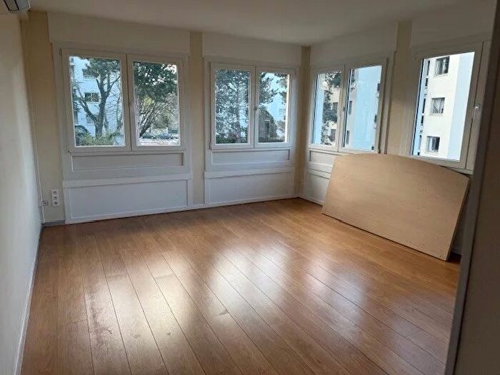 Appartement à louer - Lyon e , Monchat - 2 pièces - 1 chambre