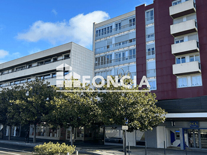 Appartement à vendre - Dreux, Centre-ville - 4 pièces - 2 chambres