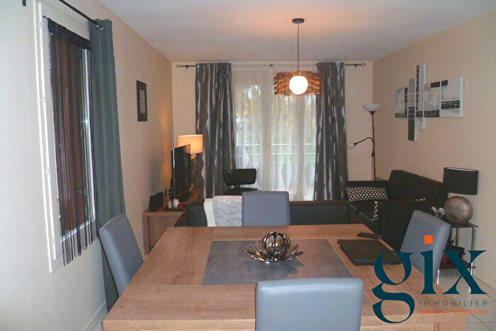 Appartement à louer - Brié-et-Angonnes - 3 pièces - 2 chambres