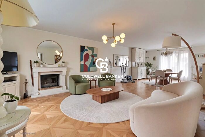 Maison à vendre - Mérignac, Saint-Augustin - 5 pièces - 4 chambres