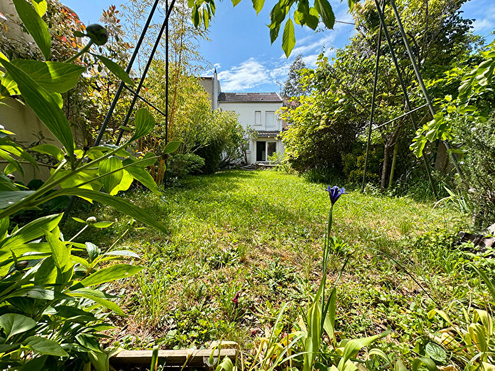 Fontenay-sous-Bois, Proche Bois de Vincennes, Rer A : Maison 6 pièces à vendre