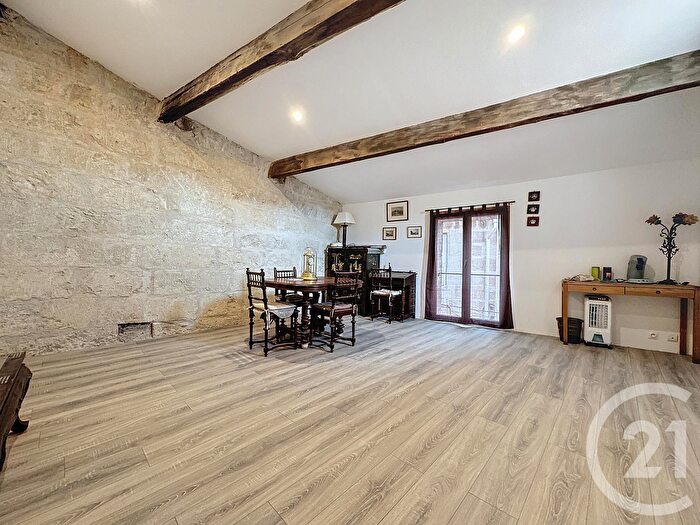 Maisons à vendre et appartements à louer - 1