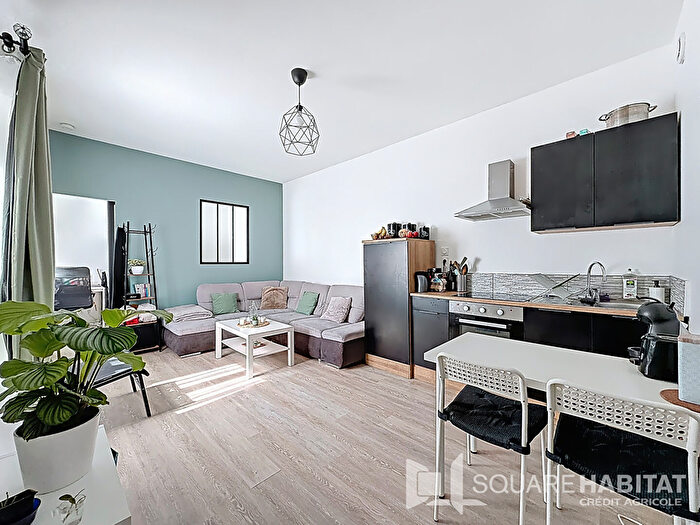 Appartement à vendre - Quartiers Centre, Colombier - 2 pièces - 1 chambre