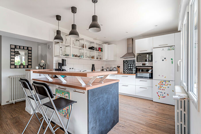 Maison à vendre - Saint-Romain-au-Mont-dOr - 6 pièces - 5 chambres