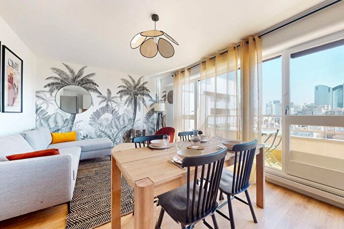 Appartement à louer - Parc-La Boule- Champs Pierreux, Nanterre - 5 pièces - 4 chambres