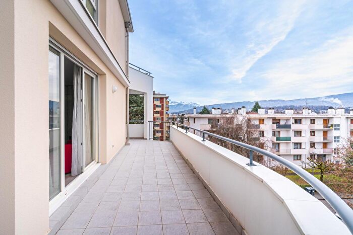 Appartement à louer - Meythet - 4 pièces - 3 chambres