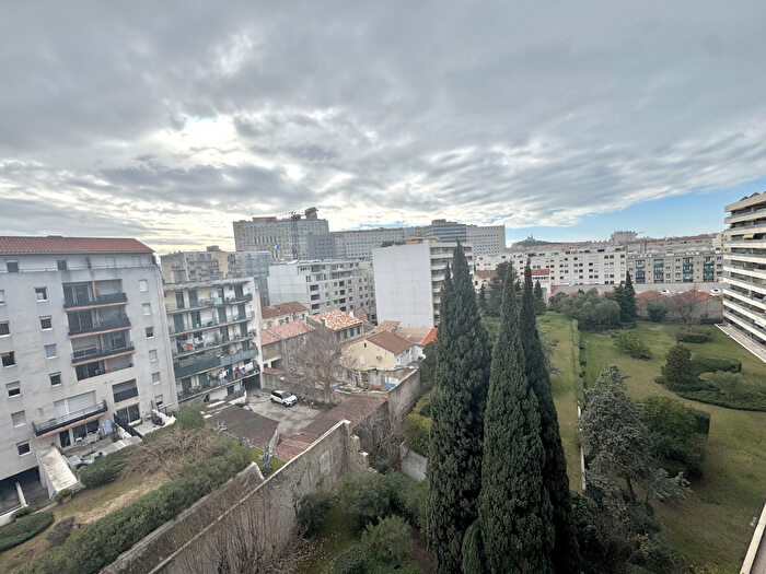 Appartement à vendre - Marseille e , Saint-Pierre - 4 pièces - 2 chambres