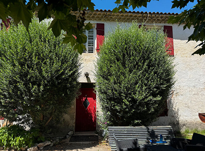 Maison 14 pièces à Vallabrègues, à vendre