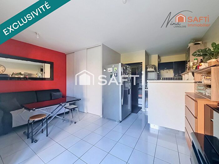 Pontault-Combault, Centre commercial : Appartement 1 pièce à vendre