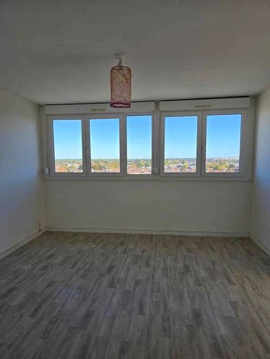 Appartement 4 pièces à Romilly sur Seine-Nord Est, Romilly-sur-Seine, à louer