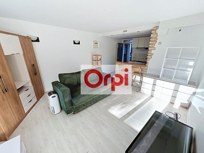 Châtillon, Conservatoire : Appartement 1 pièce à louer