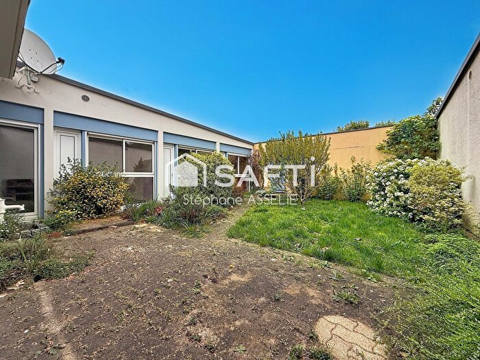 Maison 6 pièces à Grigny, Centre-ville, Blanc Manteaux, à vendre