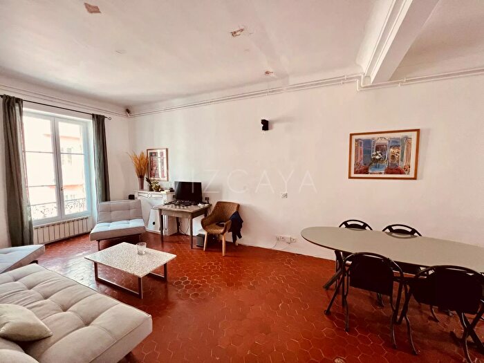 Appartement à louer - Nice, Le Port - 3 pièces - 2 chambres