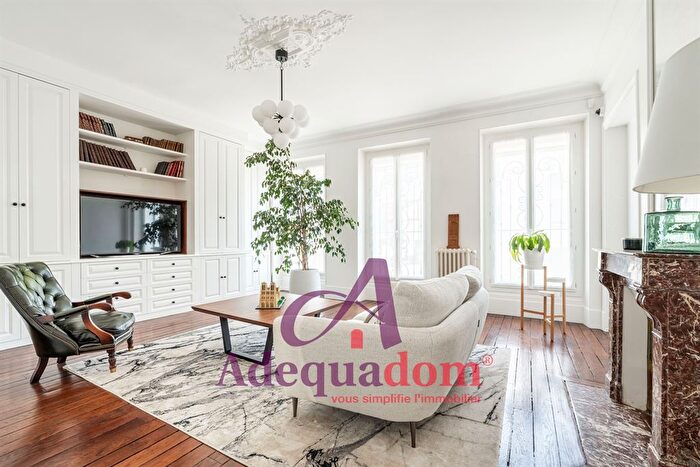 Maison 8 pièces à Courbevoie, Bécon, à vendre