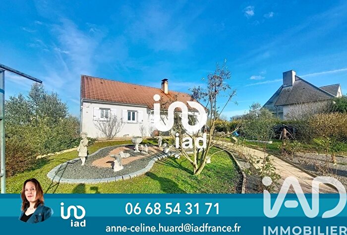 Maison à vendre - Saint-Michel-de-Volangis - 9 pièces - 5 chambres