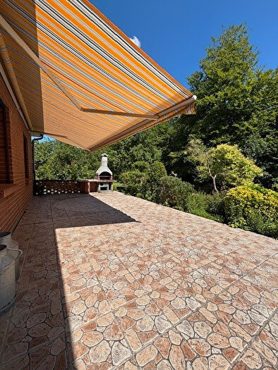 Maison à vendre - Hangard - 6 pièces - 5 chambres