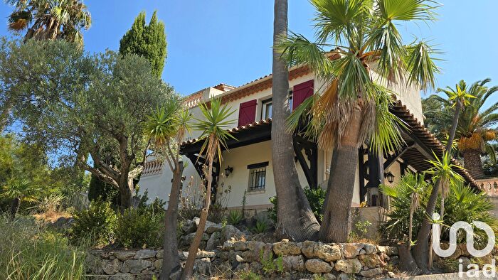 Maison à vendre - Roquebrune-sur-Argens, Les Terrasses - 6 pièces - 4 chambres