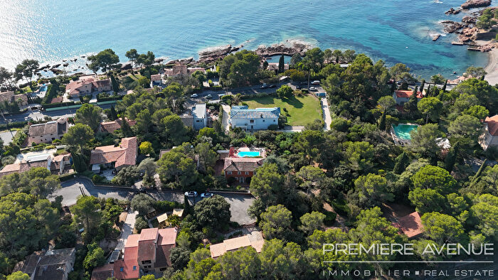 Maison à vendre - Saint-Raphaël, Dramont - 5 pièces - 4 chambres